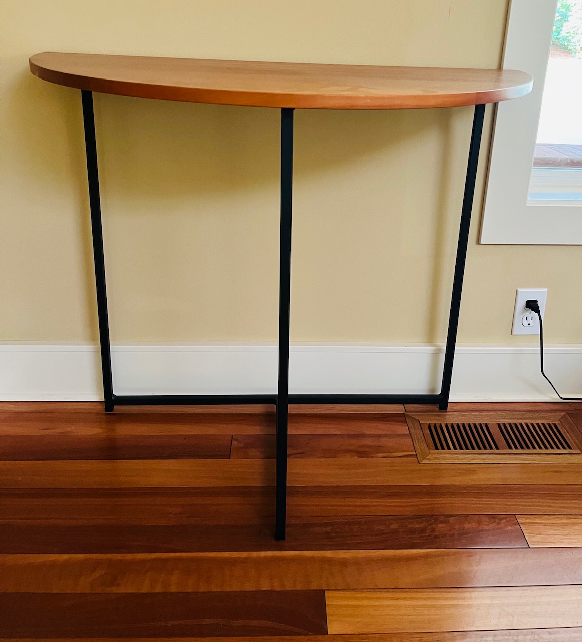 R1 Side Console Table #41598 | Auctionninja.com