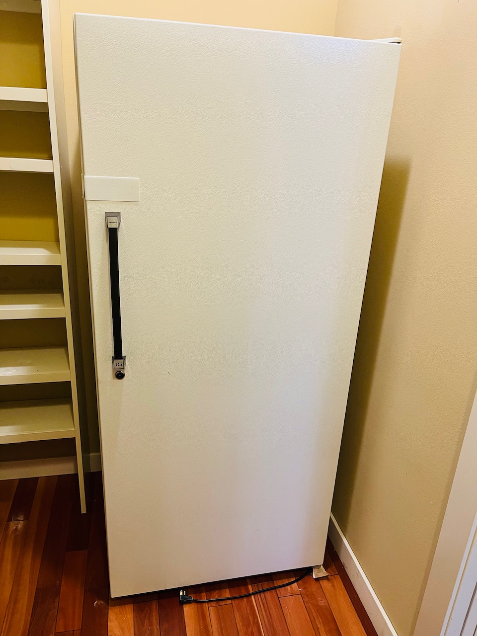 R4 Kenmore Upright Freezer #41631 | Auctionninja.com