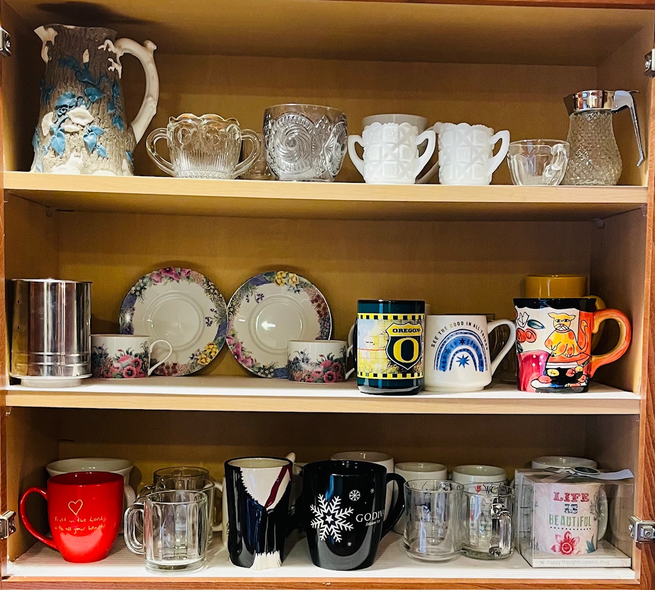 R2 Coffee Mug Lot 30 Plus Mugs, Sugar Container, Tea Cups And Plates ...