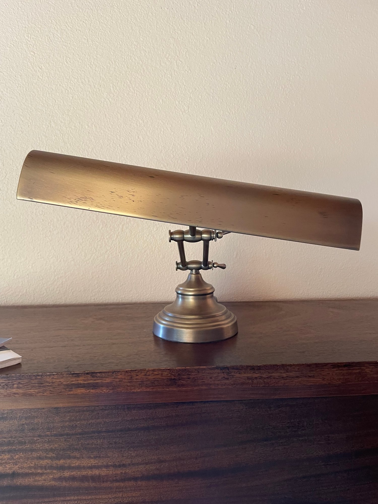 R2 Stand Up Piano With Lamp And Bench #45391 | Auctionninja.com