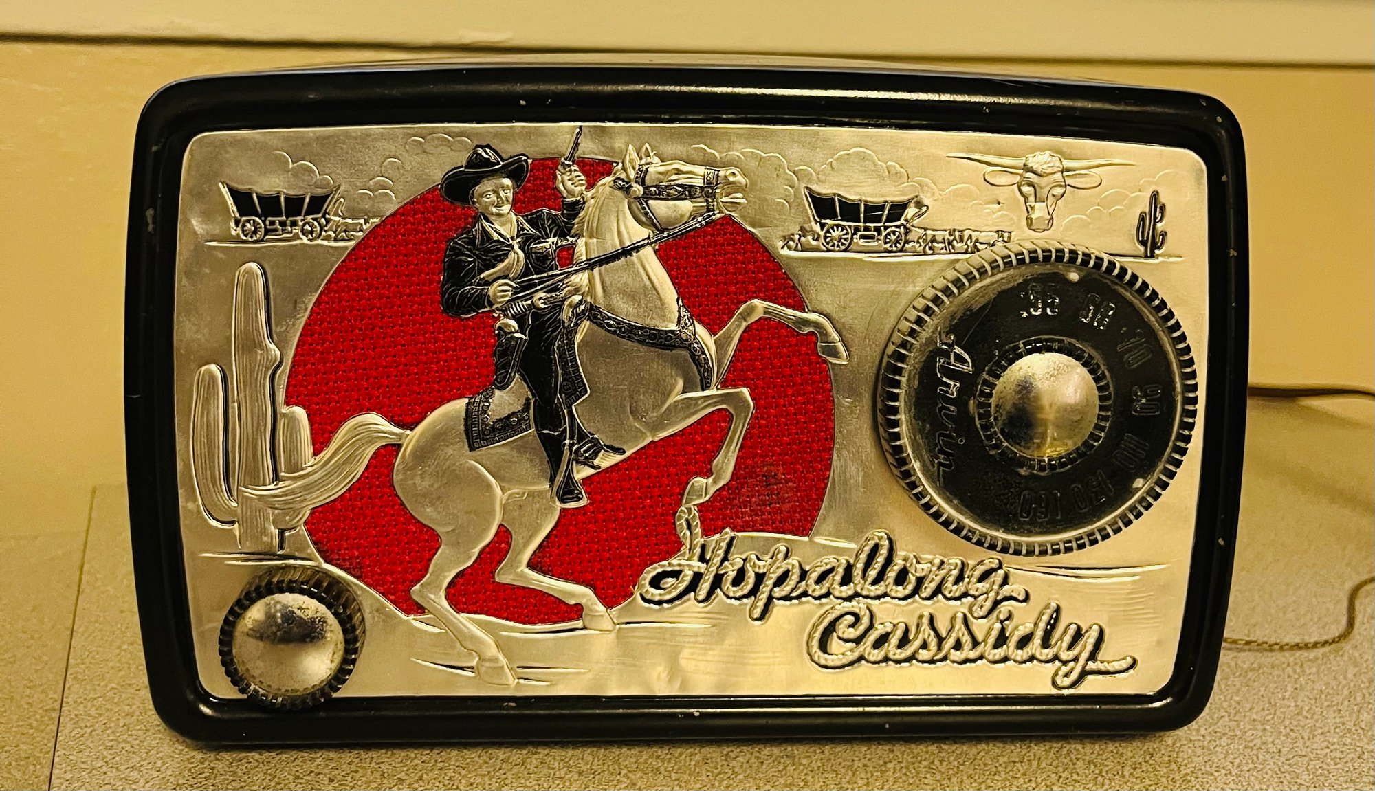 R13 Vintage Hopalong Cassidy Radio #44541 | Auctionninja.com