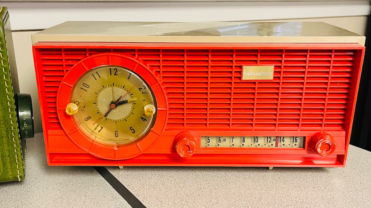 R13 Large Lot Of Vintage Hallicrafters Radios Londale #44582 ...
