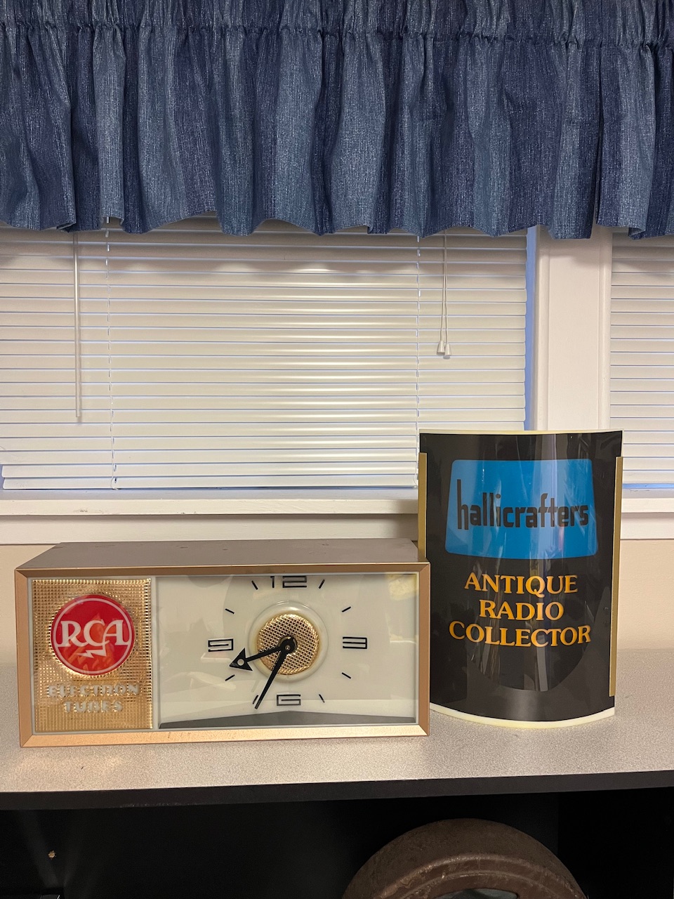 R13 Vintage RCA Electron Tubes Clock, Hallicrafters Antique Radio ...