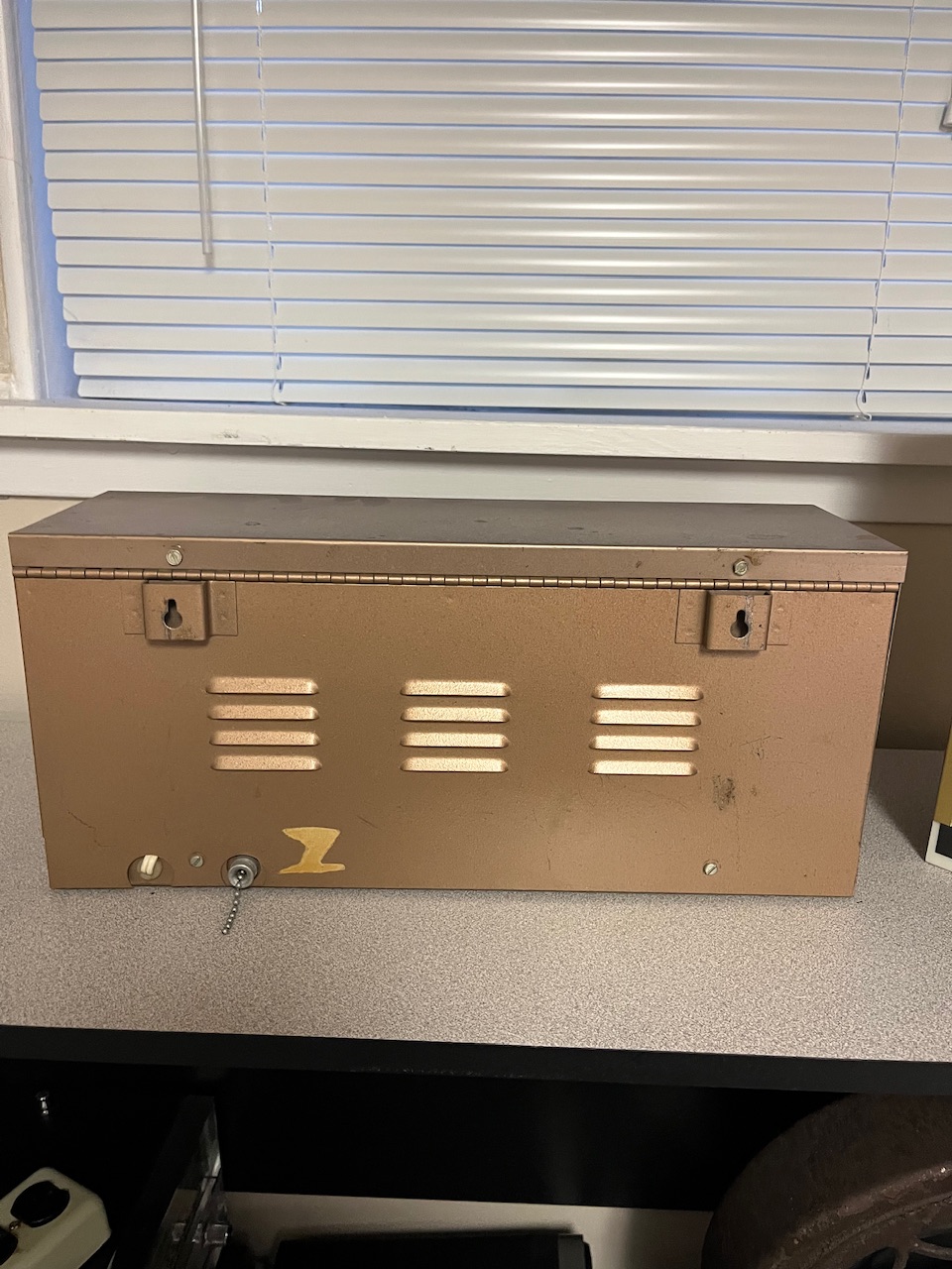 R13 Vintage RCA Electron Tubes Clock, Hallicrafters Antique Radio ...