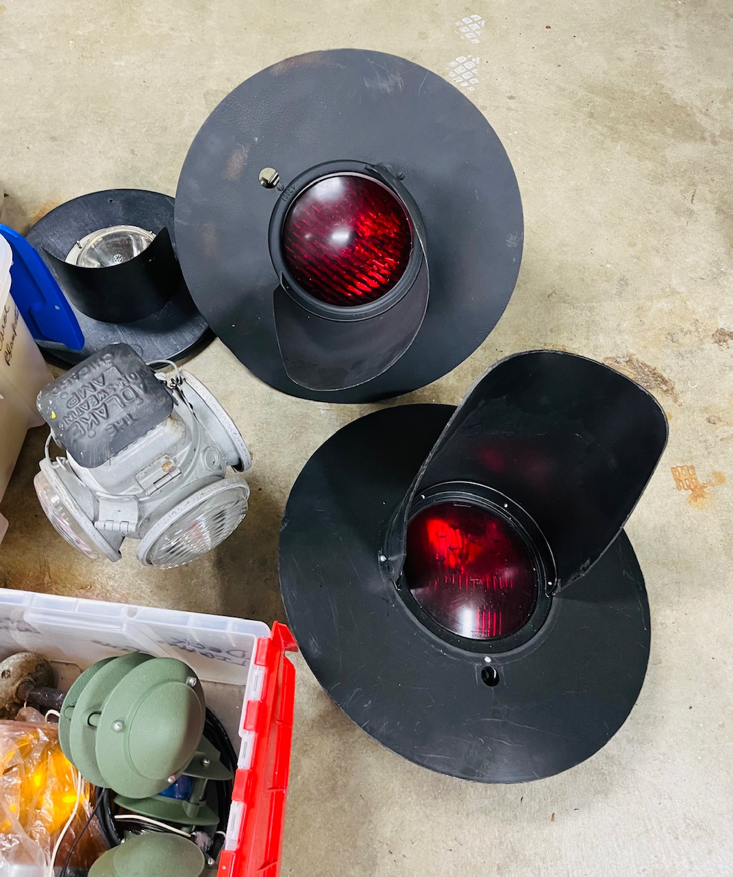 R0 Large Collection Of Vintage Railroad Lights Traffic Lights Bulbs ...