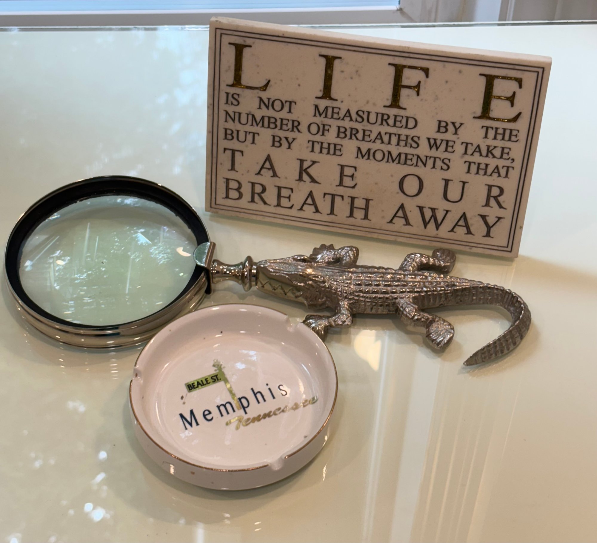 R6 Decorative Lot To Include Alligator Magnifying Glass, Ash Tray ...