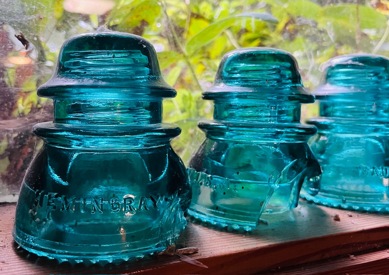R8 Nautical Boat Lamp Plus Vintage Hemingray-42 Glass Insulators #45282 ...
