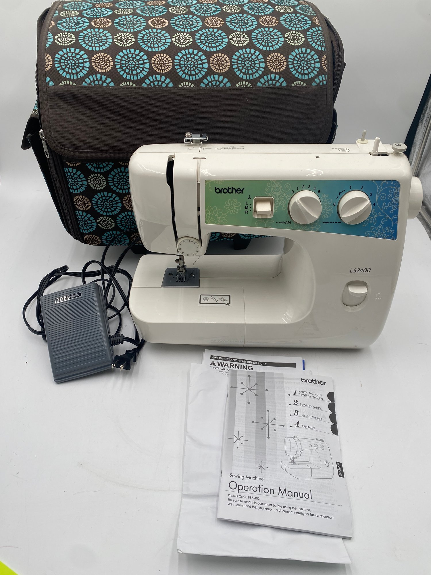 R1 Brother Sewing Machine And Rolling Sewing Tote #48869 | Auctionninja.com