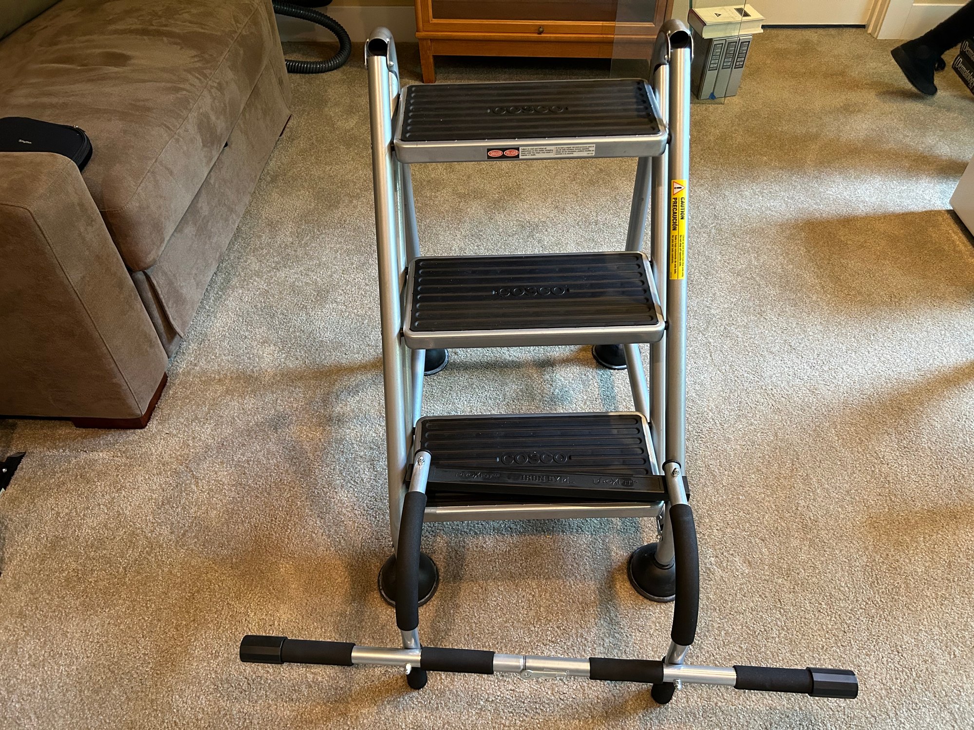 R5 Irongym Pyrofit Exercise Bar, Cosco Step Stool #41556 | Auctionninja.com