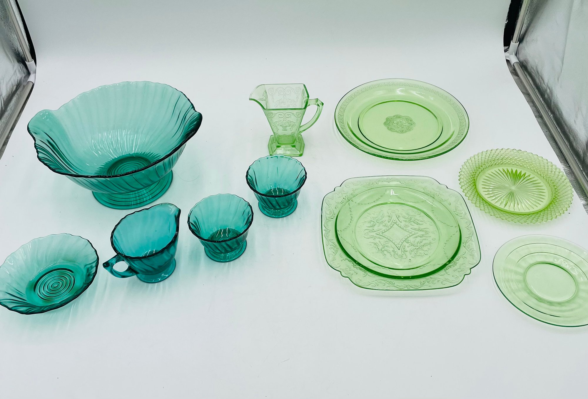 R1 Depression Glass Serving Ware , Regular Glass Ware, One Uranium ...