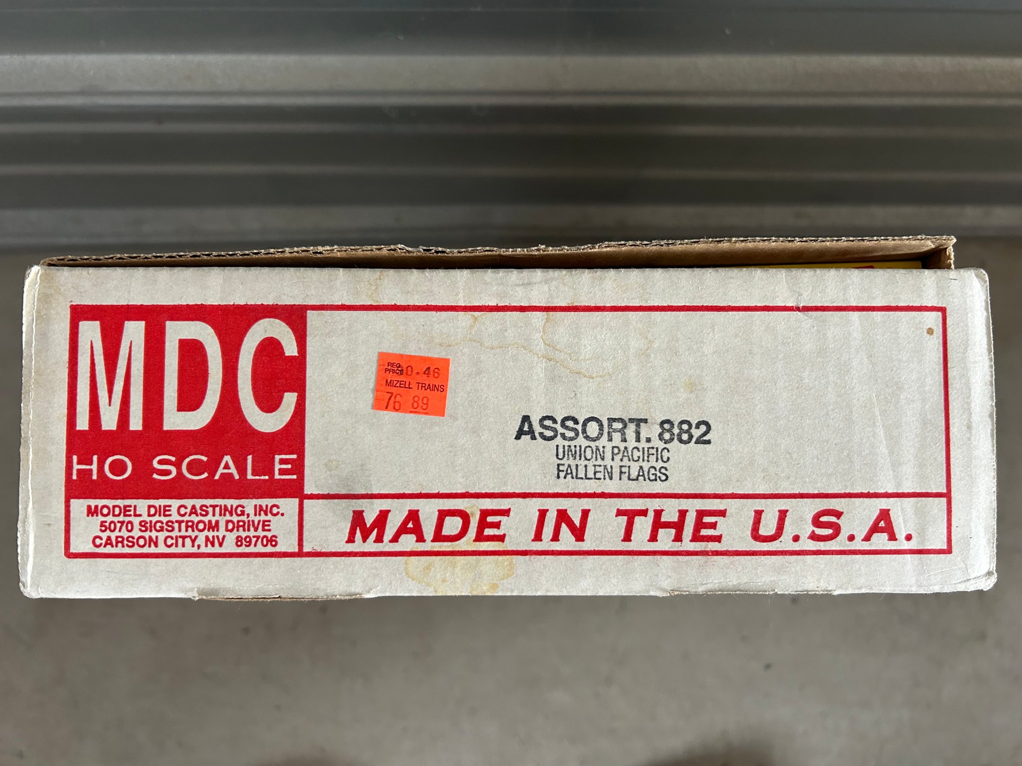 Roundhouse 12 Pack HO Scale Union Pacific Fallen Flags #21983 ...