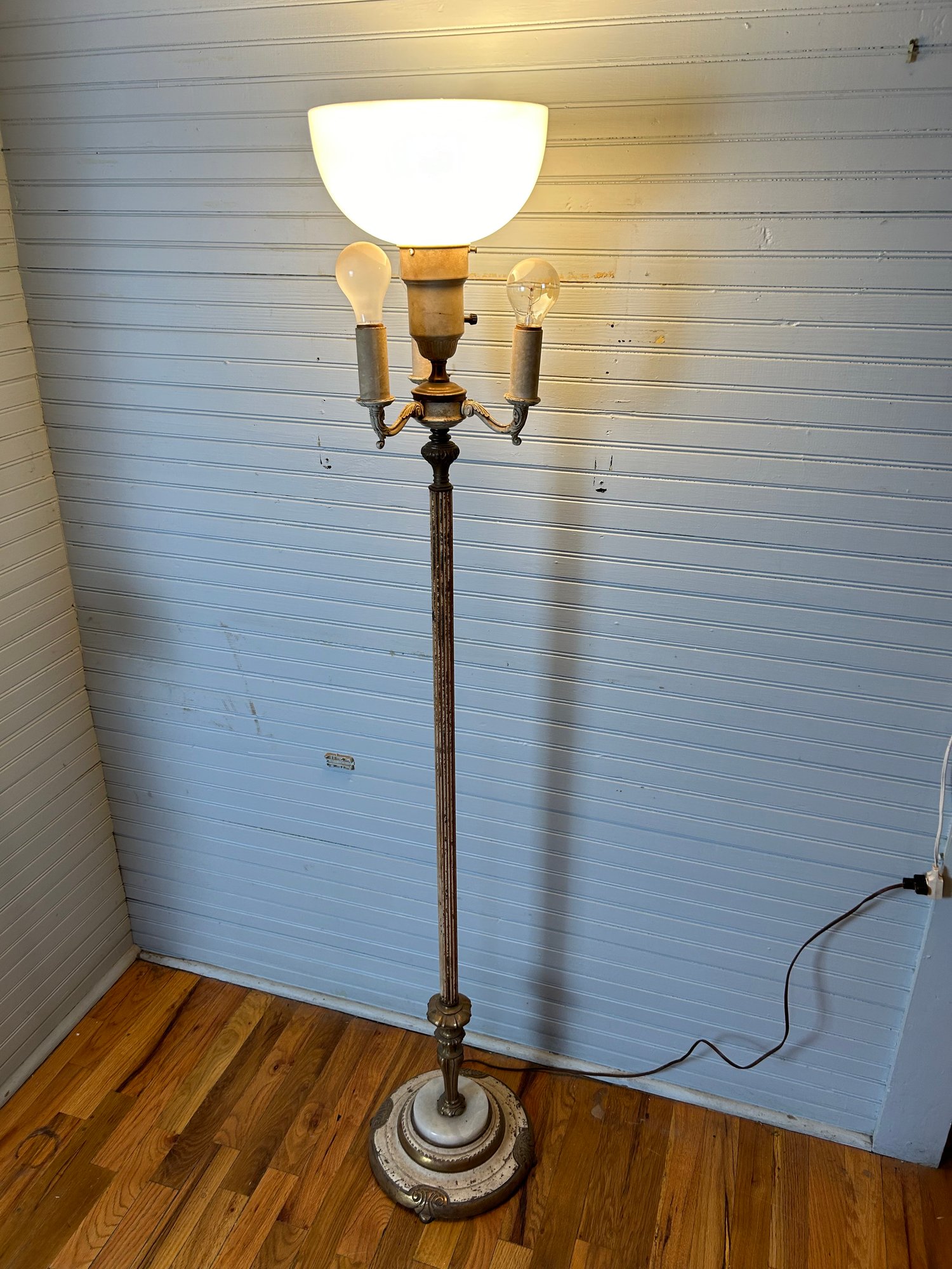 Vintage Victorian Metal Brass Floor Lamp #1057 | Auctionninja.com