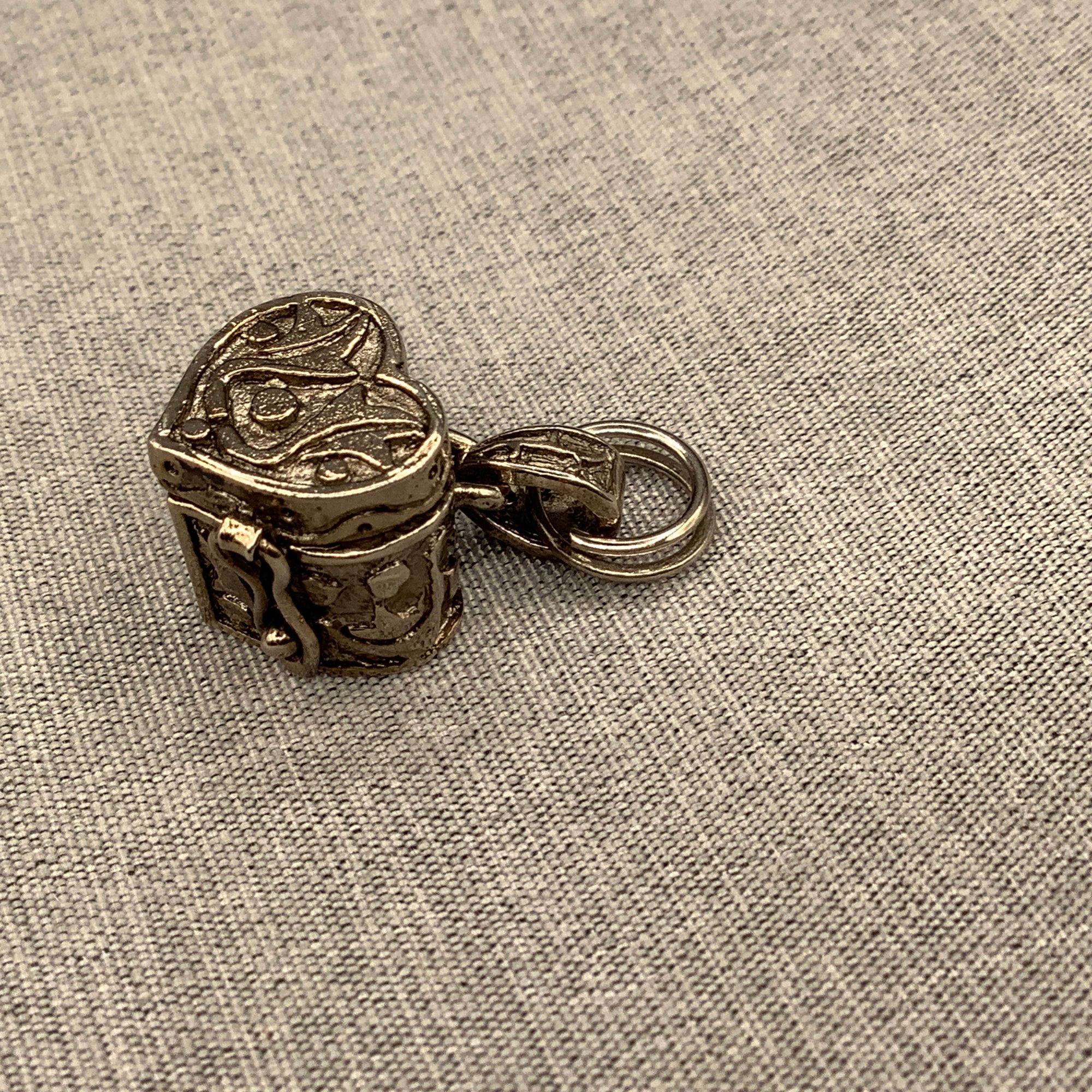 Small Sterling Silver Detailed Heart Box Charm. Signed AA925 With ...