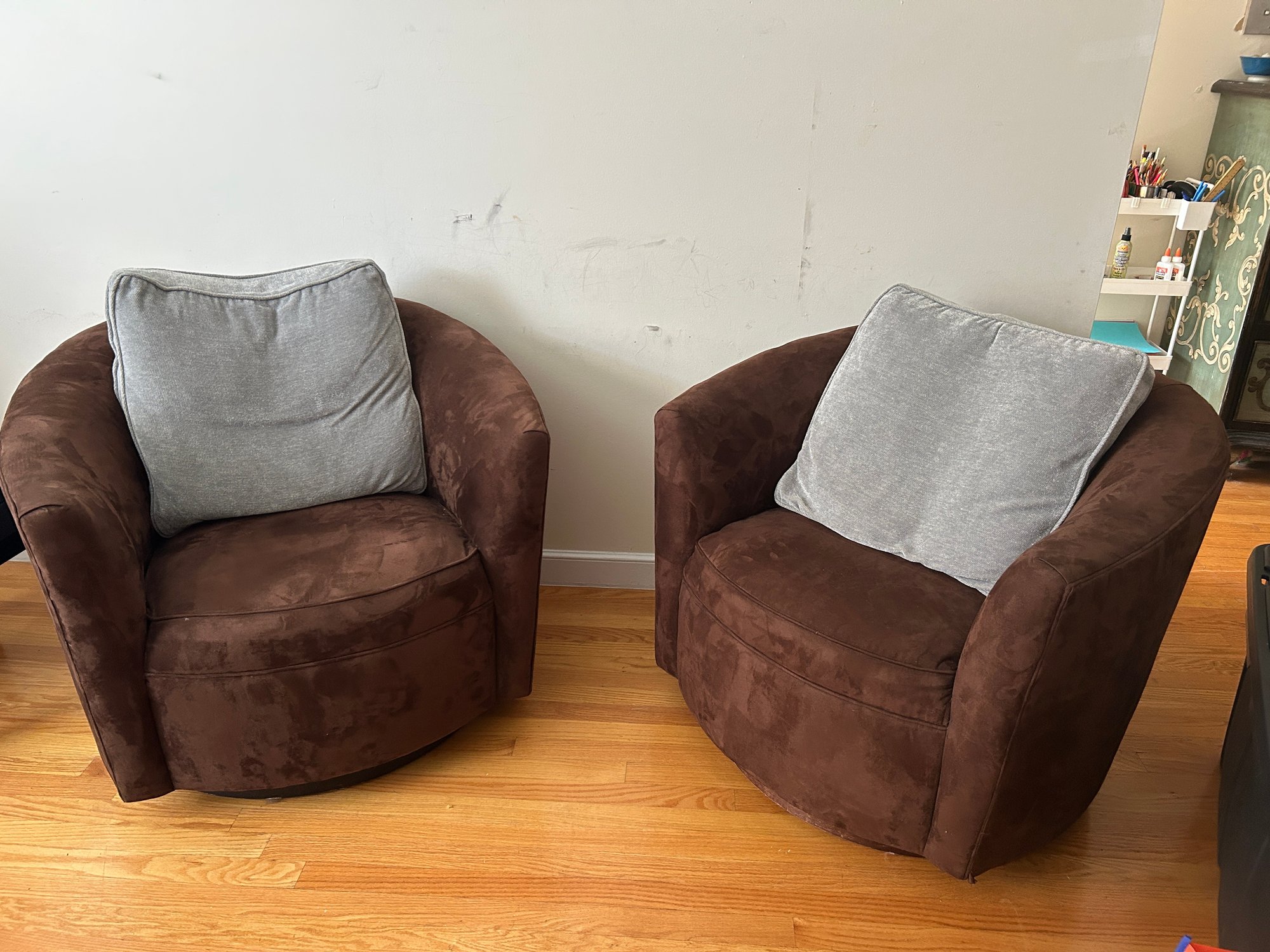 Pair Of Swivel Barrel Chairs Brown Microfiber With Gray Cushions #2440 ...