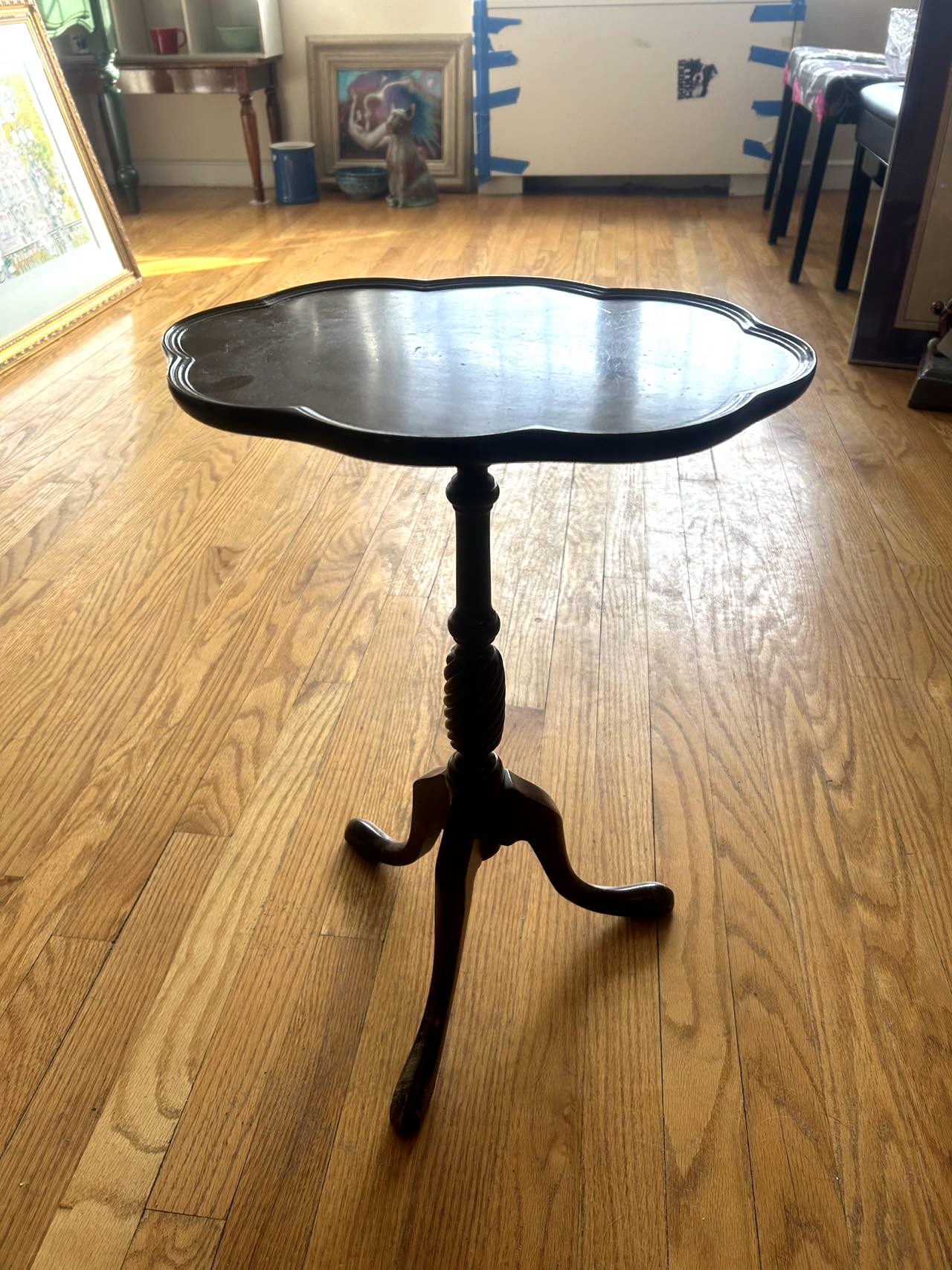 Vintage Small Table #1911 | Auctionninja.com