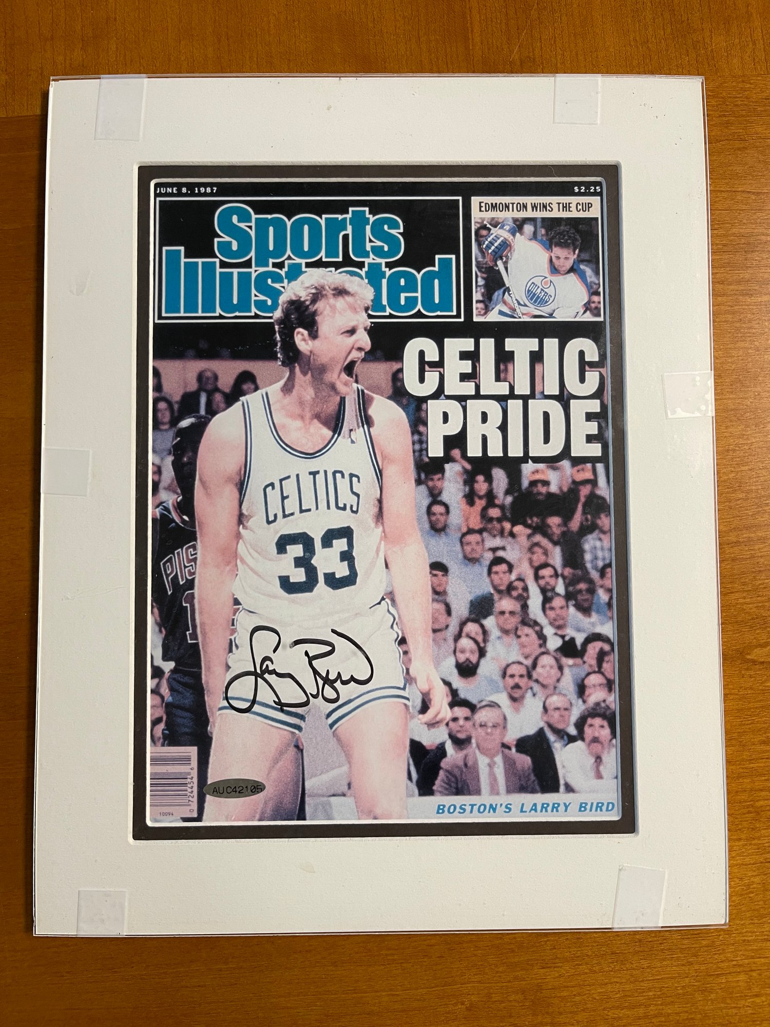 Larry Bird Autographed Sports Illustrated Cover #5640 | Auctionninja.com