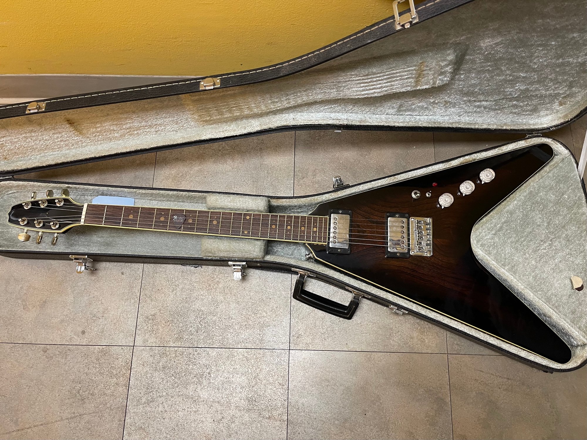 Vintage Walnut Flying V Electric Guitar Unmarked #5628 | Auctionninja.com