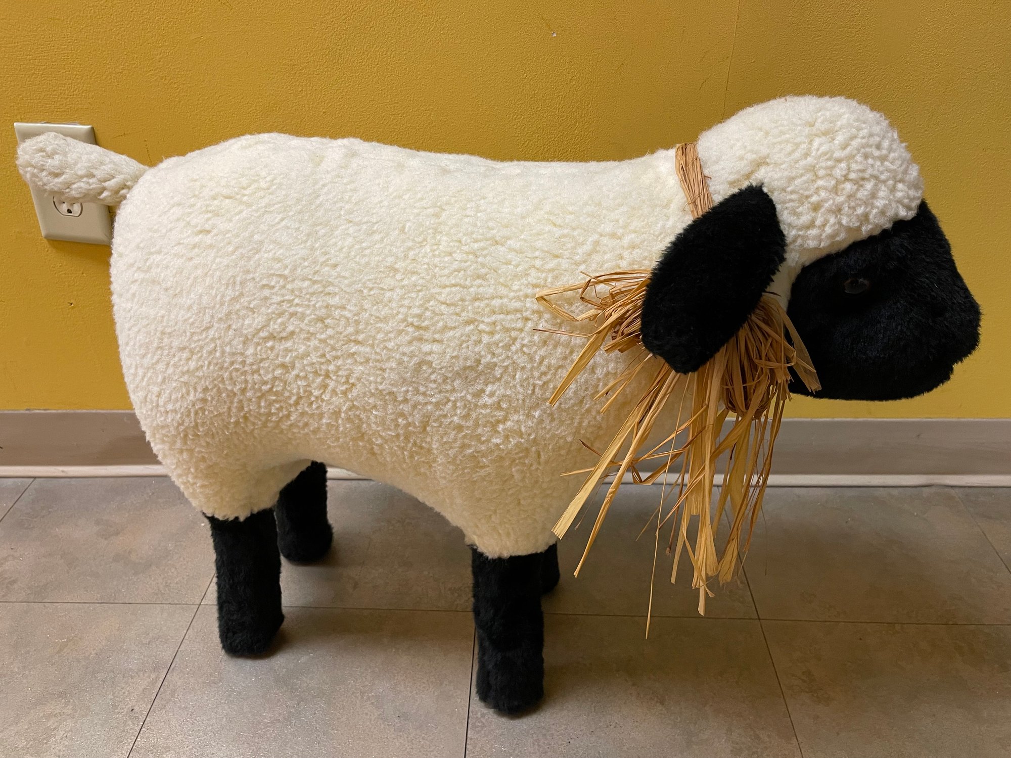 Hen House Designs Ditz Sheep Foot Rest ($300 ) #5605 | Auctionninja.com
