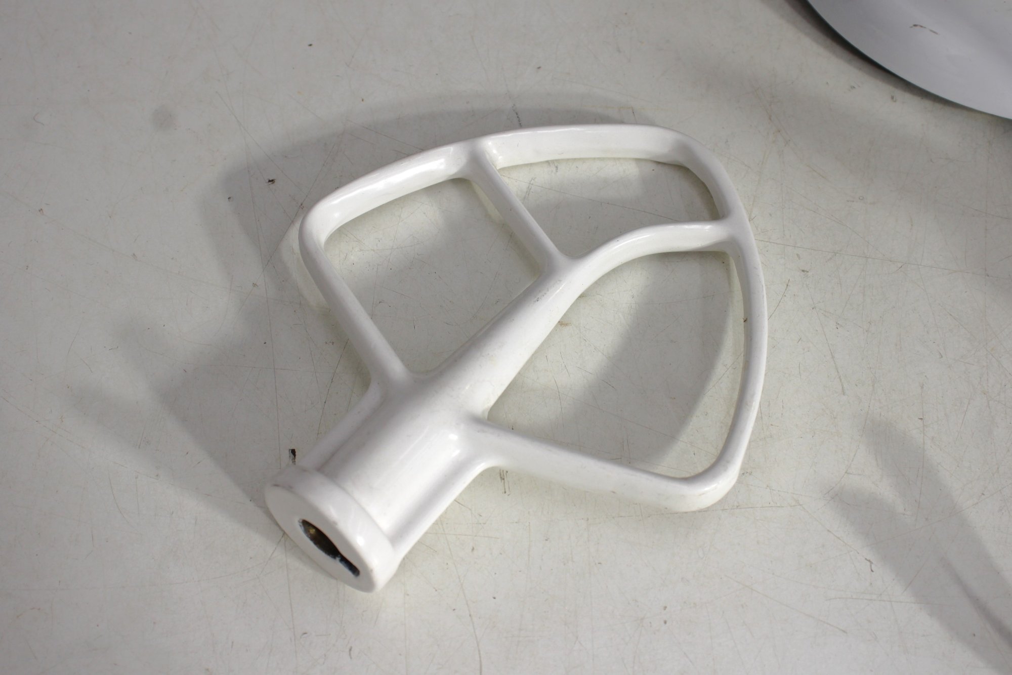 KitchenAid K45 Stand Mixer White, W/ Attachments & Extra Bowl #85609 ...