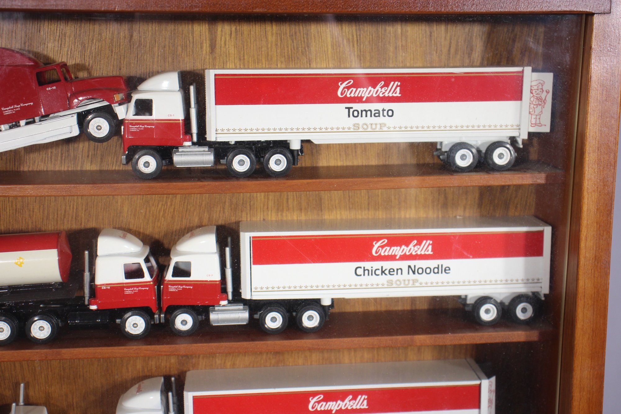 Campbells Soup Co. Winross Model Trucks Display 23.5x23.5 Wood Case Lot ...
