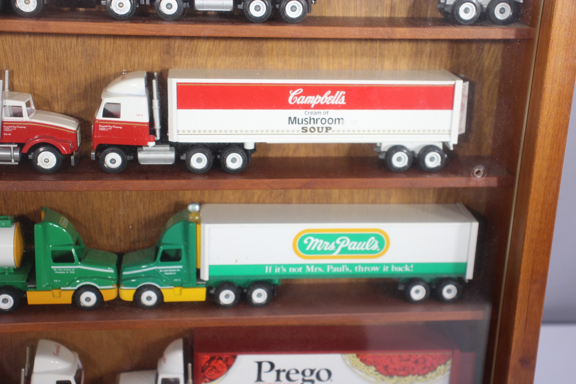 Campbells Soup Co. Winross Model Trucks Display 23.5x23.5 Wood Case Lot ...
