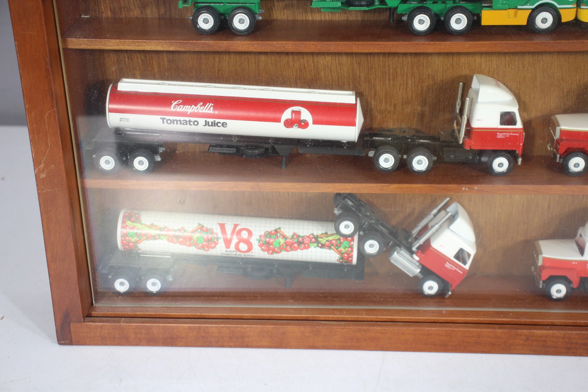 Campbells Soup Co. Winross Model Trucks Display 23.5x23.5 Wood Case Lot ...