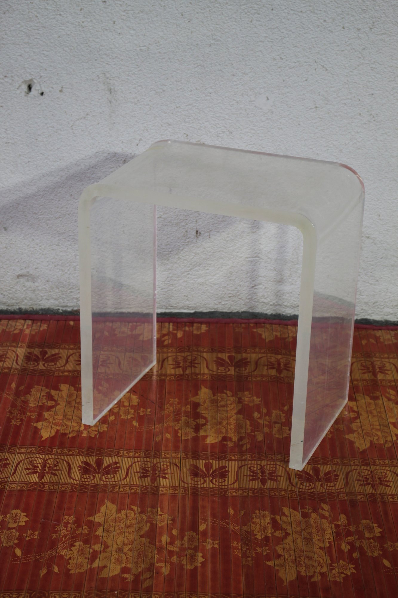 Mid Century Modern Clear Acrylic Waterfall Stand #68894 | Auctionninja.com