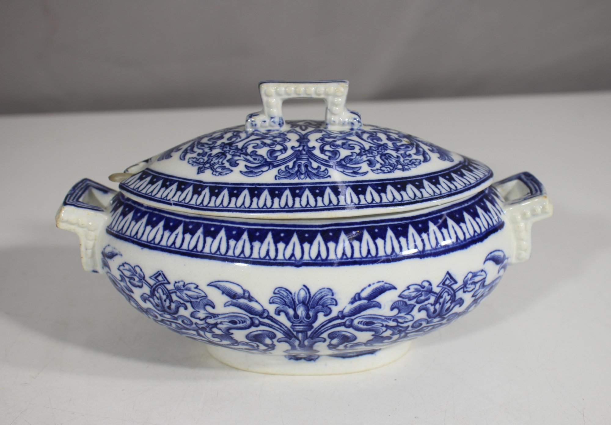 Antique Blue & White Covered Tureen With Ladle - 7" Long #76538 ...