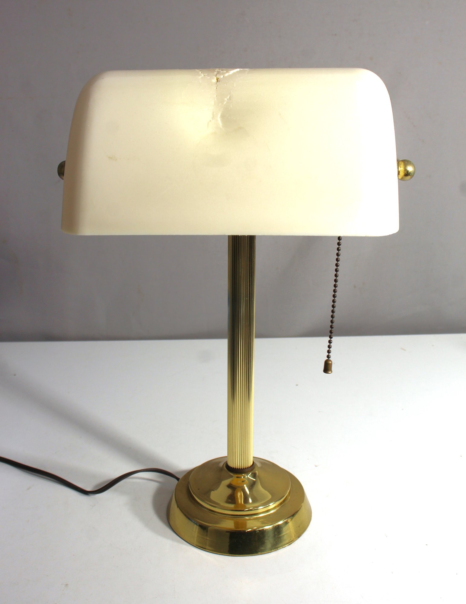 Vintage Banker Table Lamp #71475 | Auctionninja.com