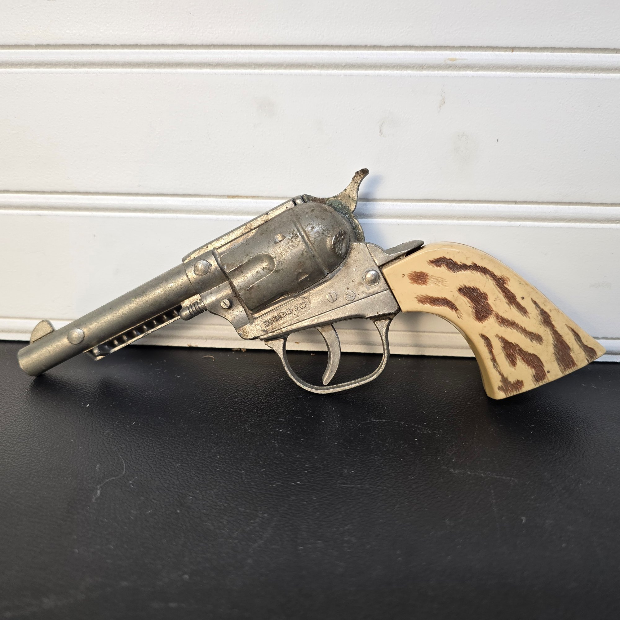 Hubley Vintage Toy Gun Made In The USA, C. 1950's #2039 | Auctionninja.com