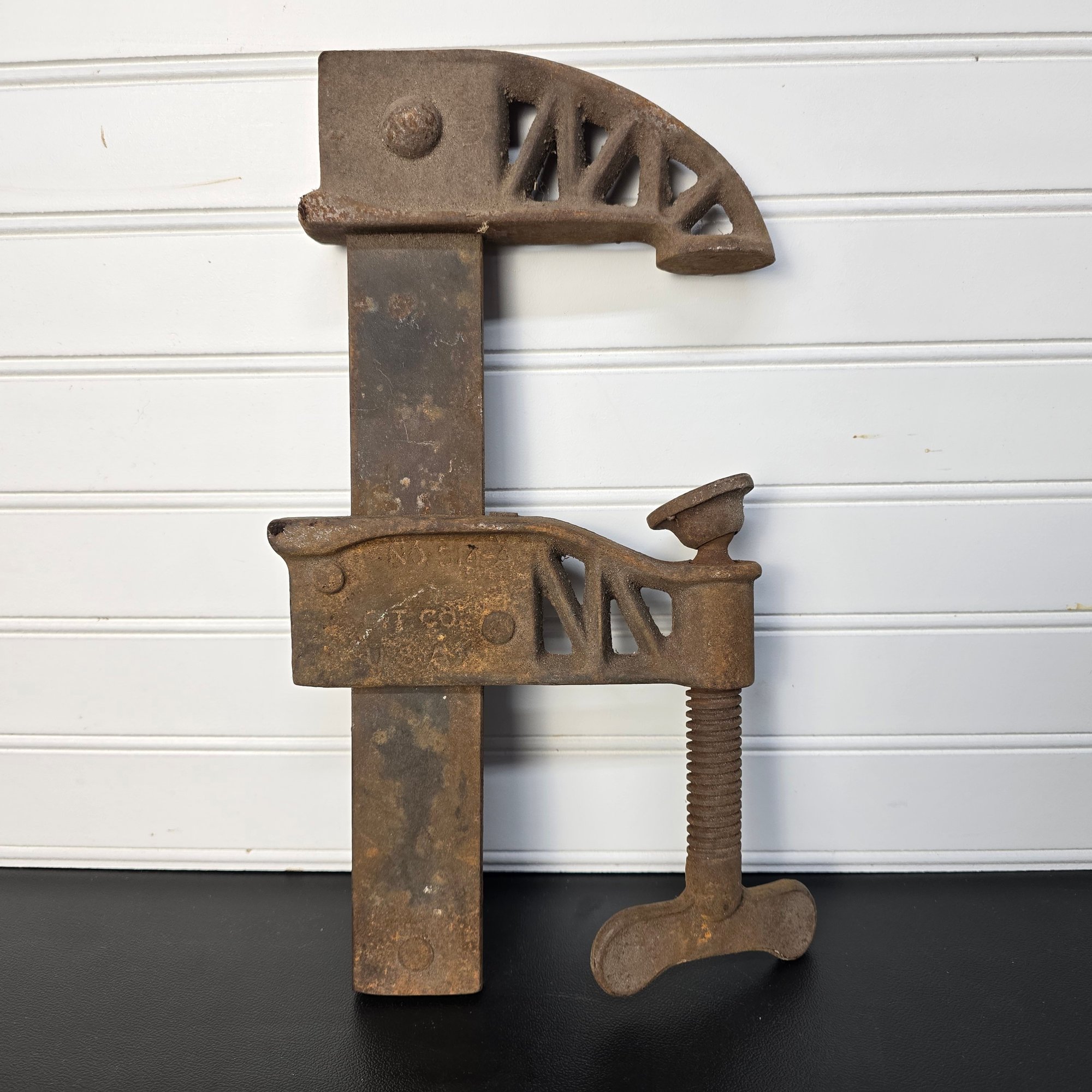 CT Co USA Antique Carpenters Wood Clamp #1853 | Auctionninja.com