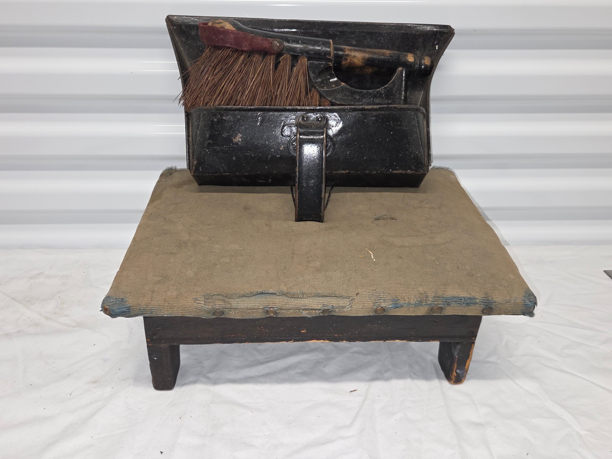 19thC Kneeling Stool And Victorian Dust Pan And Brush #1092 ...