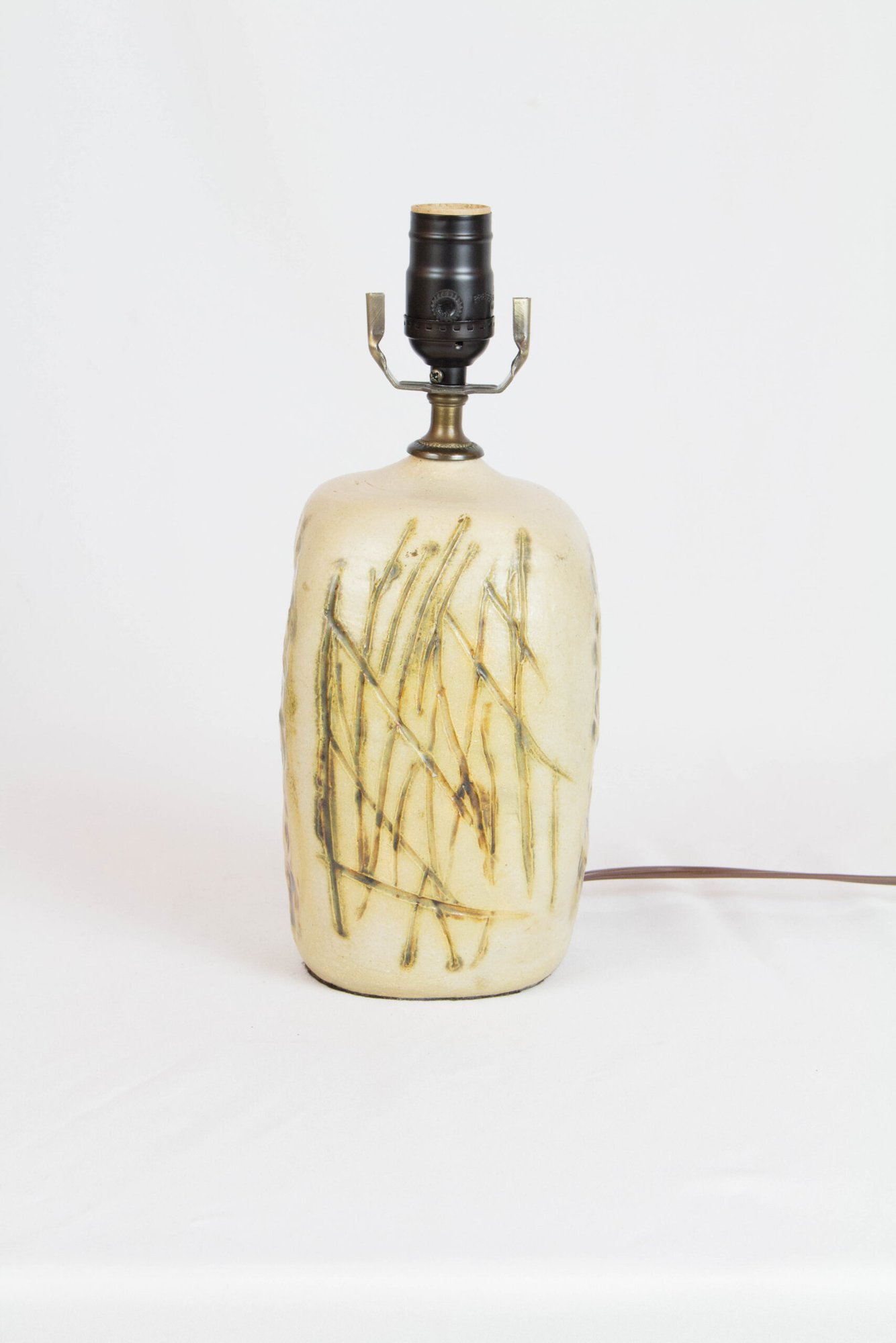 T140 Brutalist Pottery Lamp #13611 | Auctionninja.com