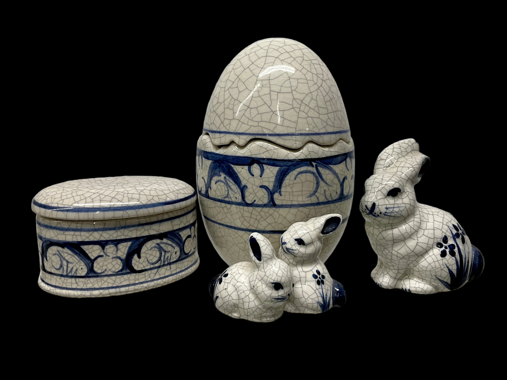 Vintage Dedham Pottery Rabbit Pattern Lot #5645 | Auctionninja.com