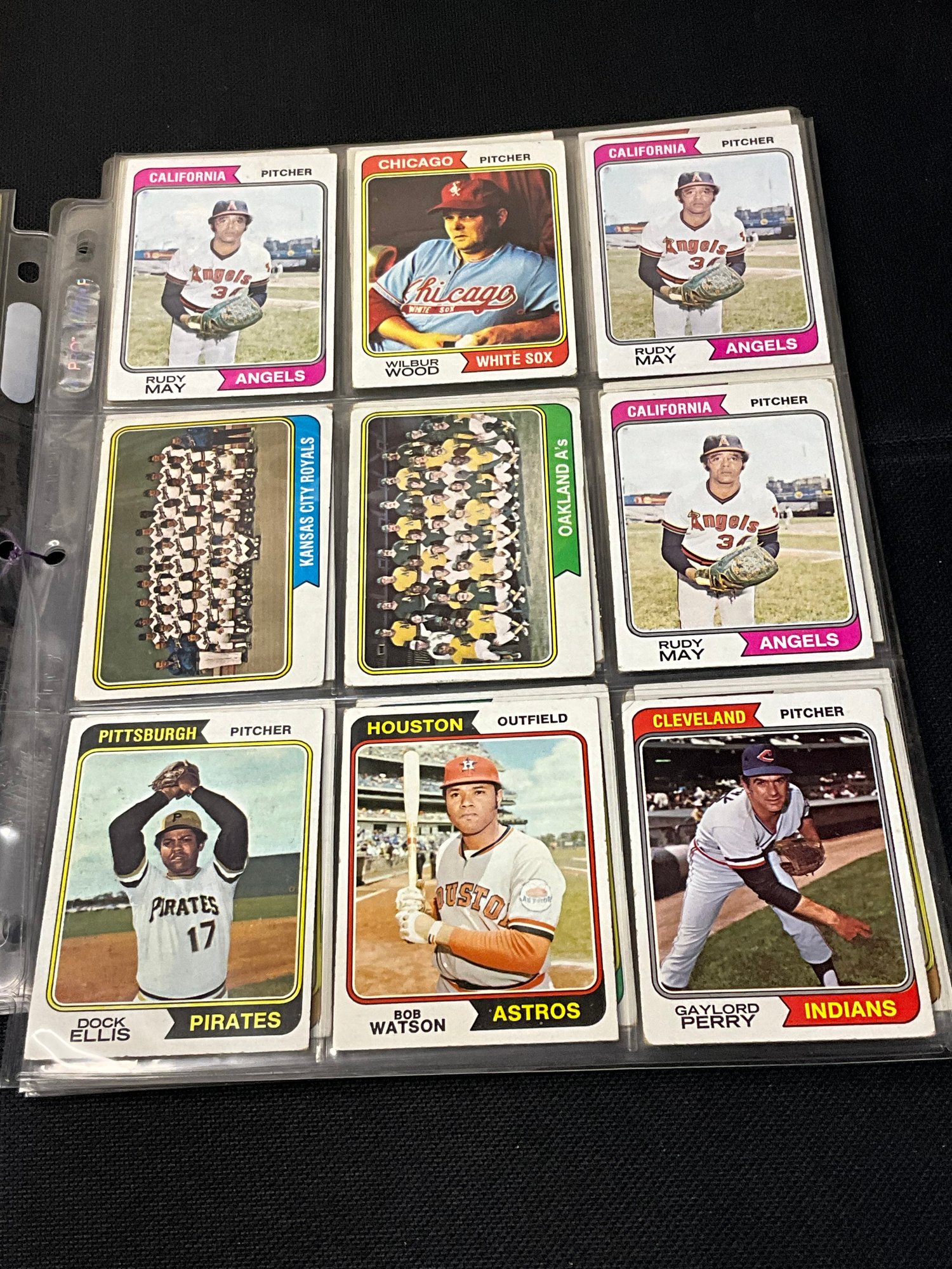 1974 Topps Baseball Cards In Pages #21803 | Auctionninja.com