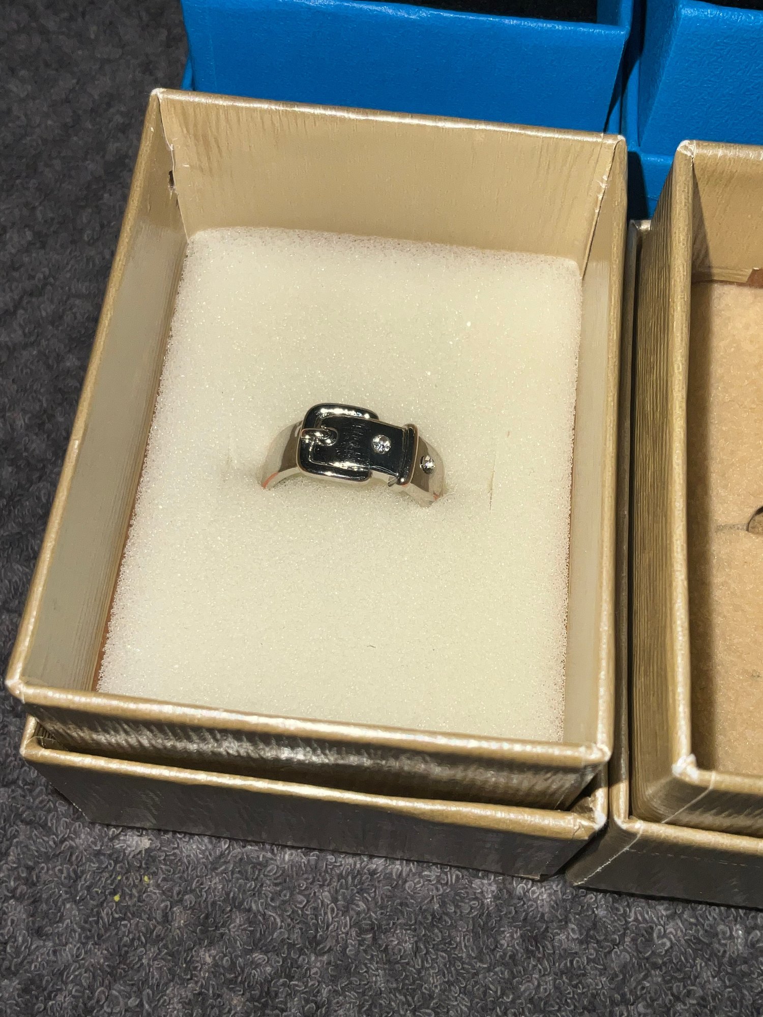 Group Of Rings In Jewelry Boxes #26991 | Auctionninja.com
