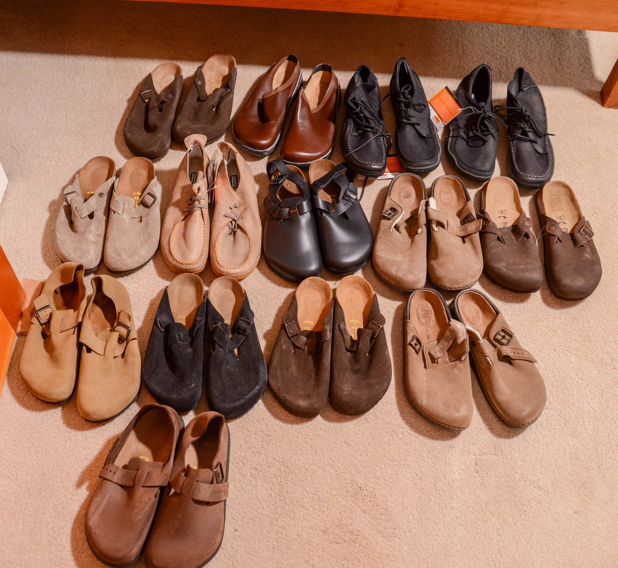 Fourteen Pairs Of Mens Shoes And Sandals, Sizes 45, 46 And 13. #2520 ...