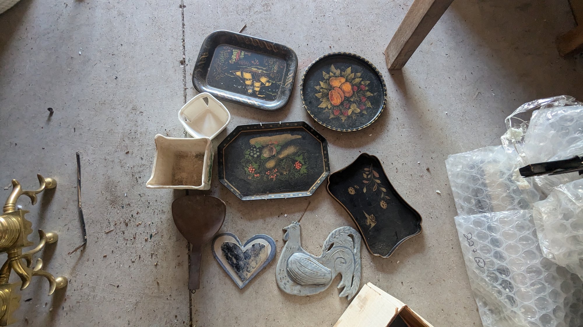Group Of Small Painted Trays #1593 | Auctionninja.com
