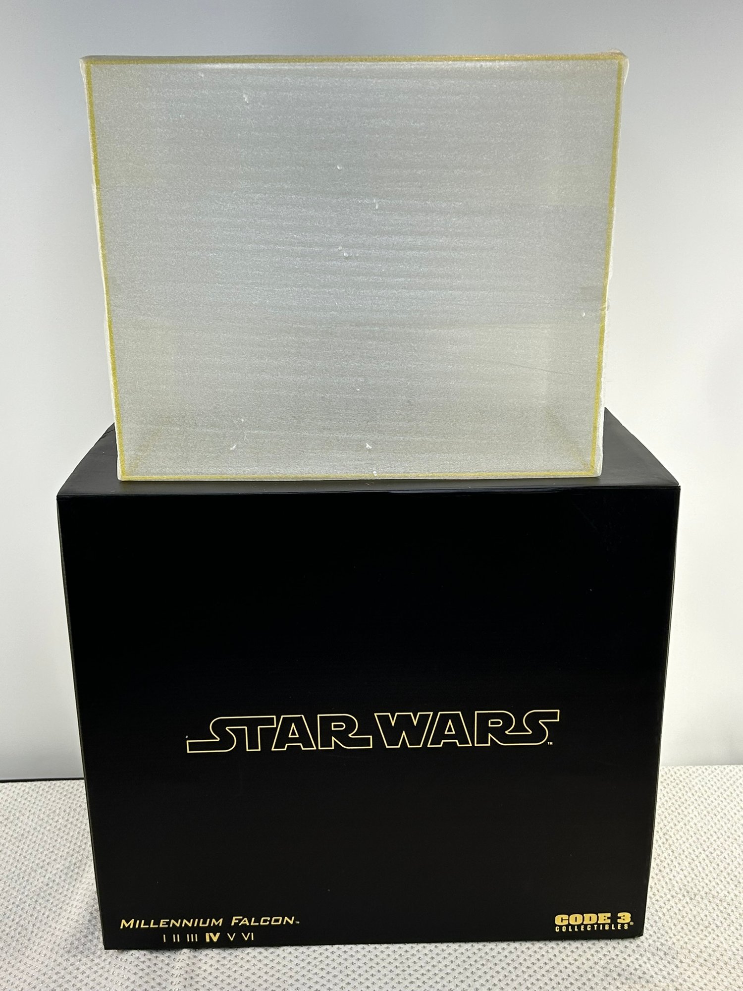Star Wars Millennium Falcon By Code 3 Collectibles With Acrylic Case ...