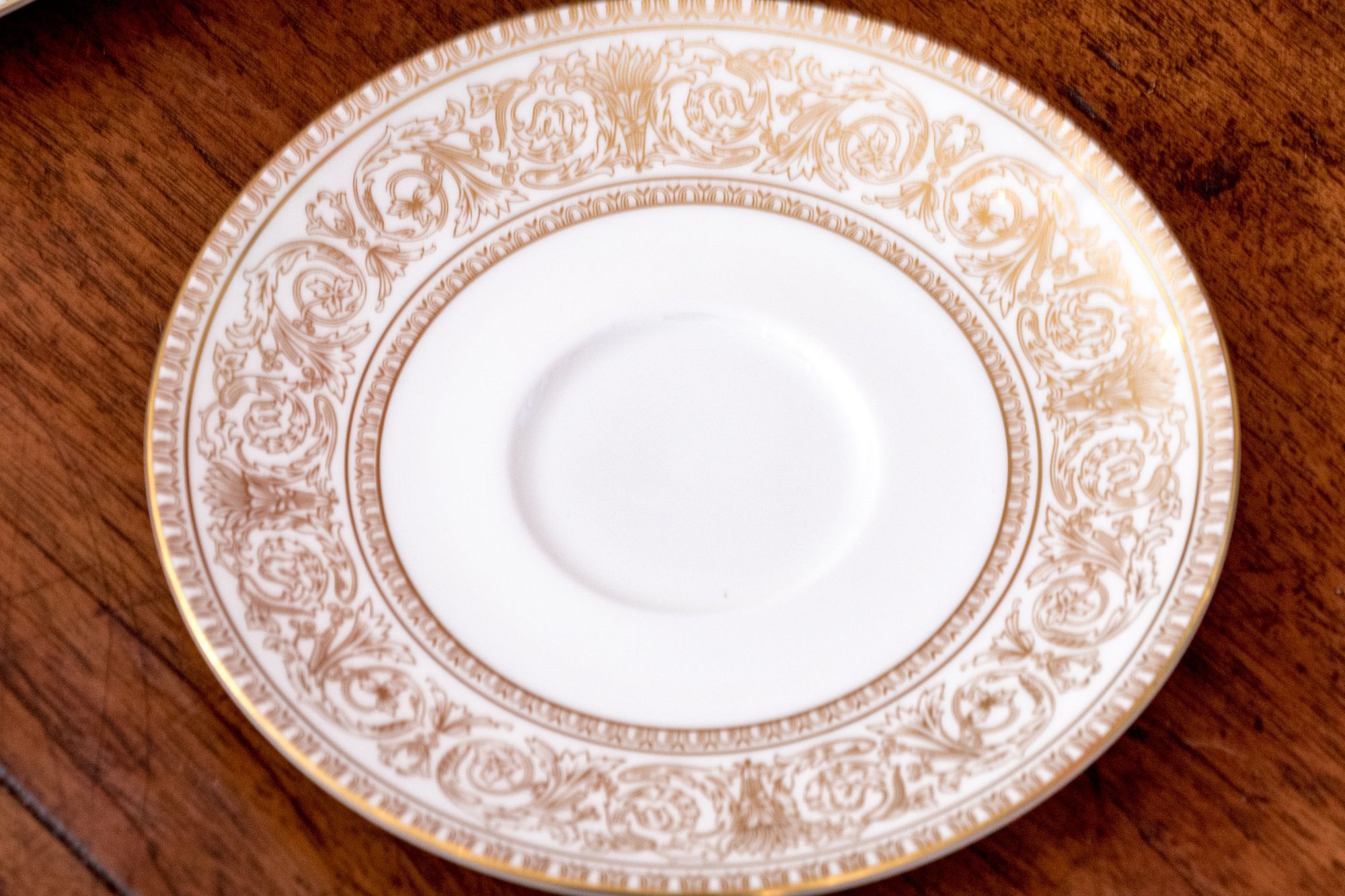 English Royal Doulton "Sovereign" China Service #2086201 | Auctionninja.com