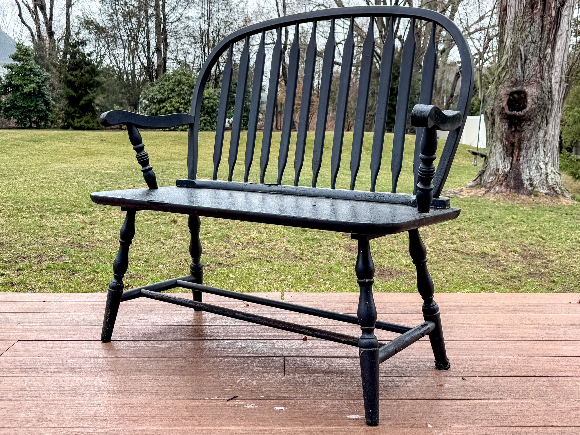 Black Finished Windsor Bench #2086219 | Auctionninja.com