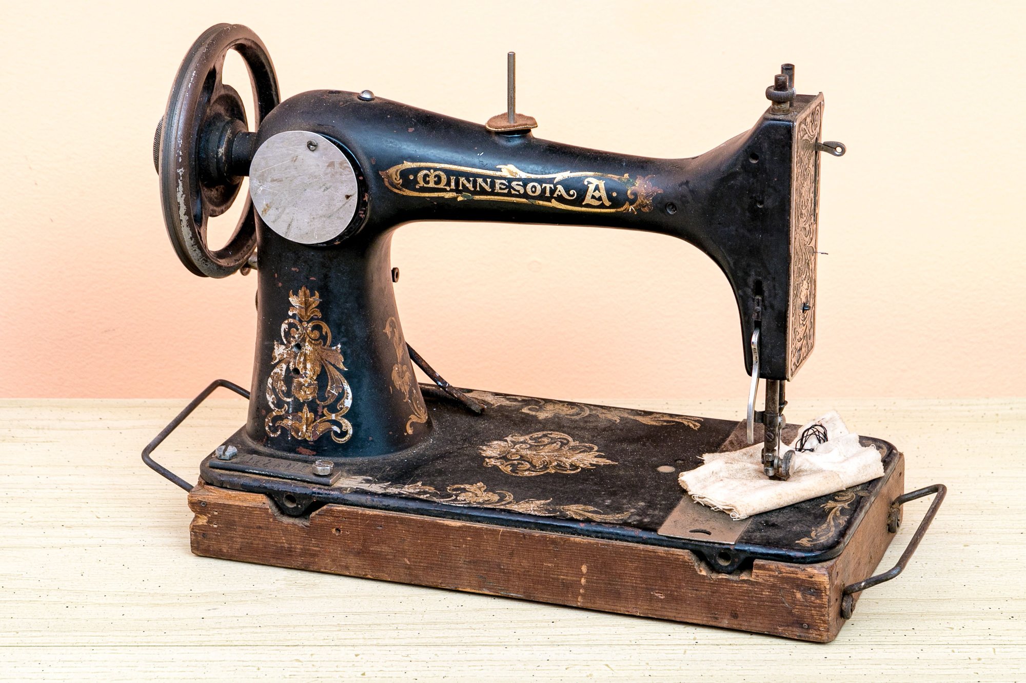 Antique Minnesota Model A Cast Iron Sewing Machine #1987460 ...