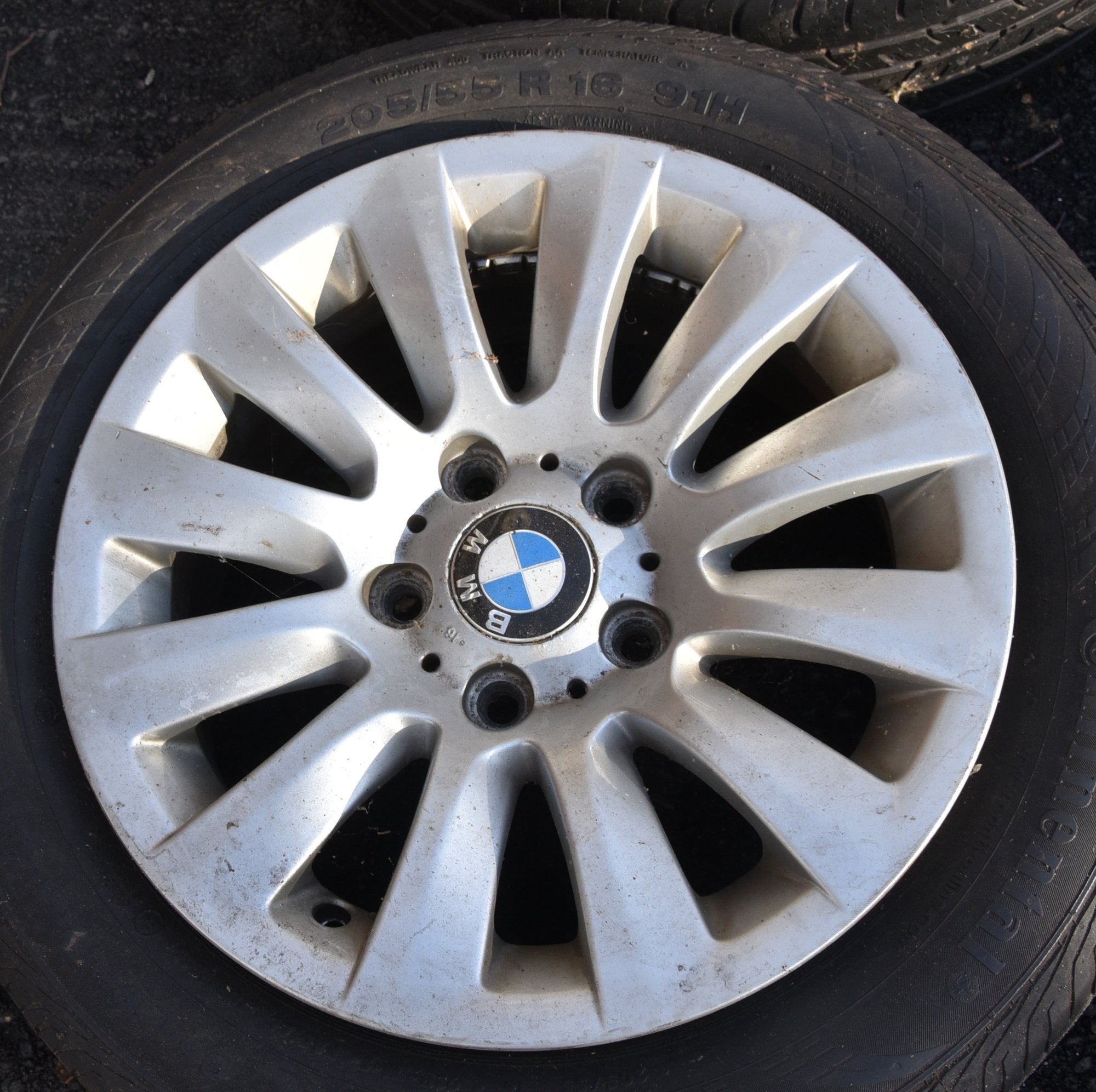 (4) BMW Wheel Rims #2047672 | Auctionninja.com