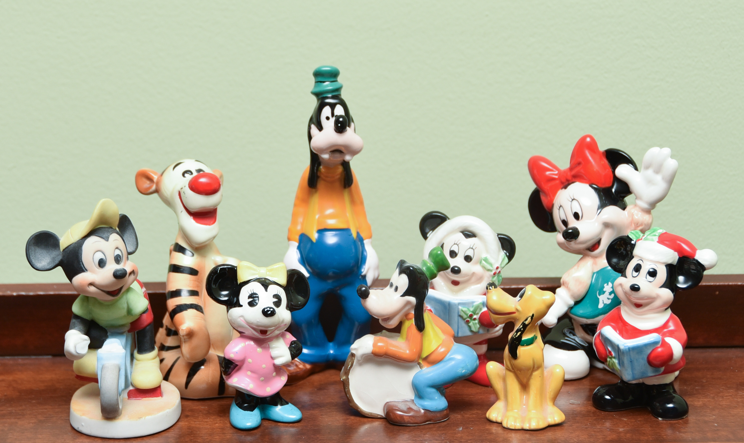 (9) Assorted Disney Character Porcelain Figures #2097386 | Auctionninja.com