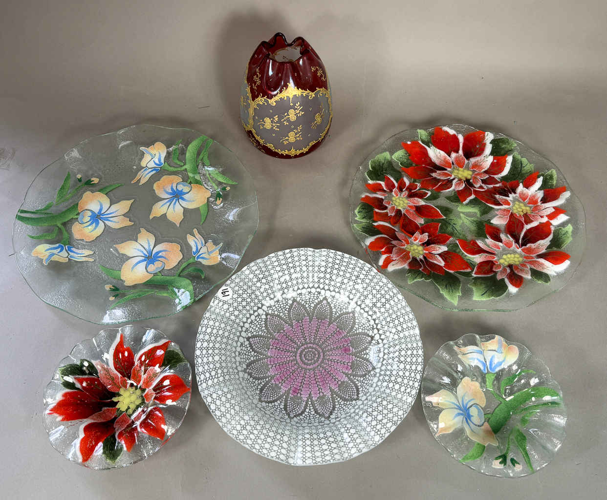 FIVE PIECES SYDEN STRYCHER GLASS AND A MOSER VASE AND PAPERWEIGHT, 14 ...