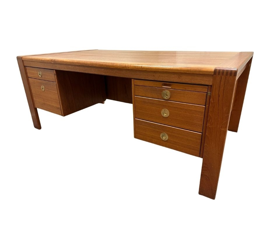 Mid-Century Modern D-Scan Teak Executive Desk #2236059 | Auctionninja.com