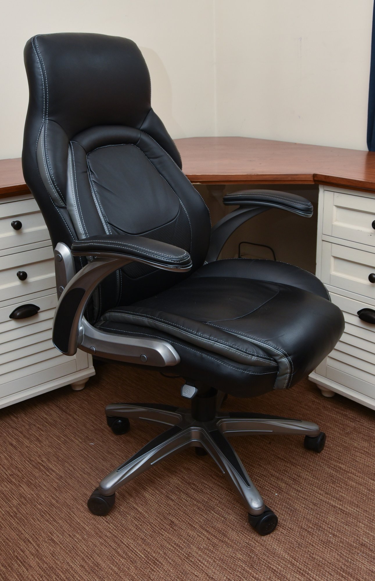 Dormeo Black Leather Office Chair #2004918 | Auctionninja.com