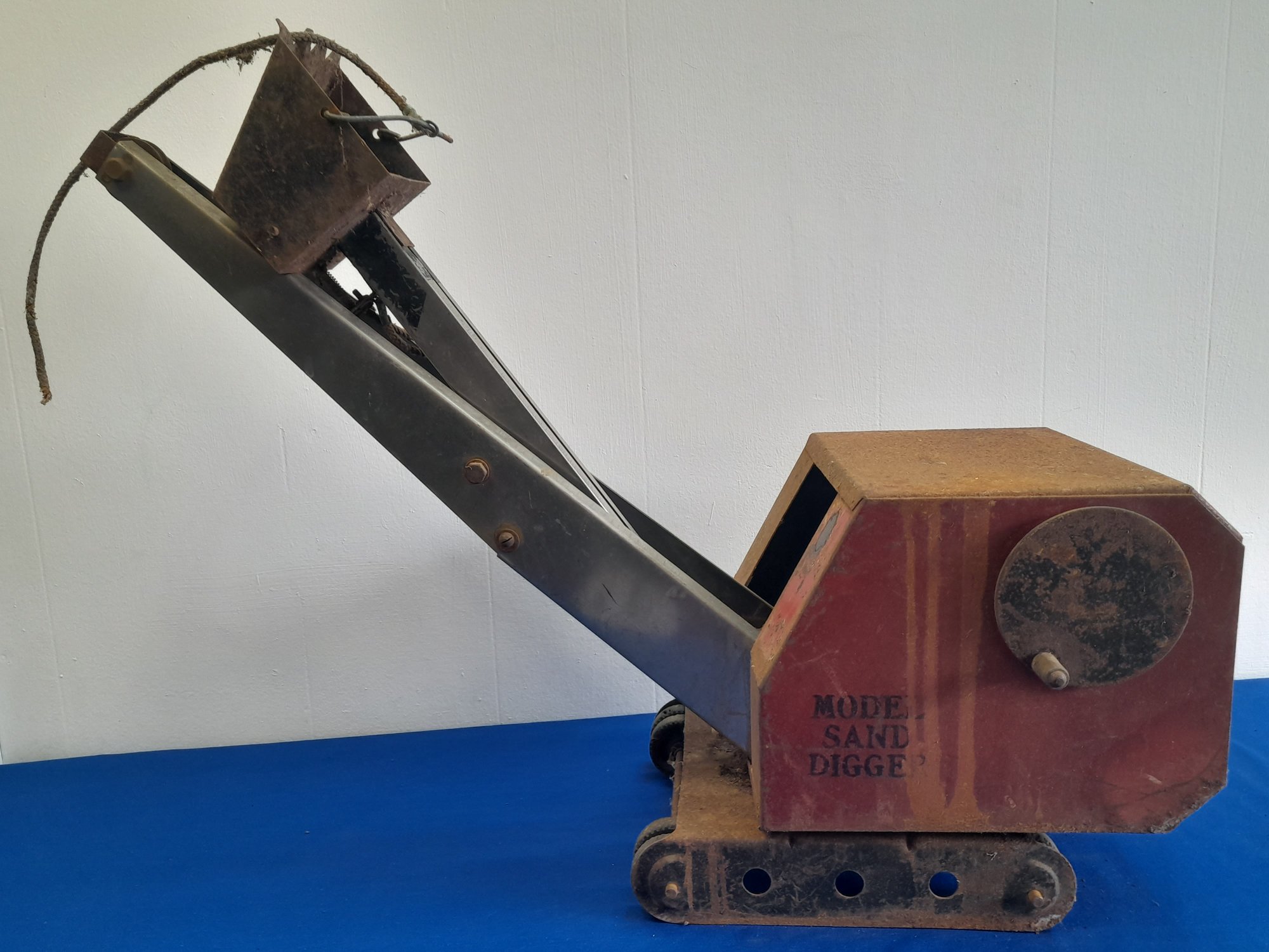 Vintage Model Sand Digger #1480353 | Auctionninja.com