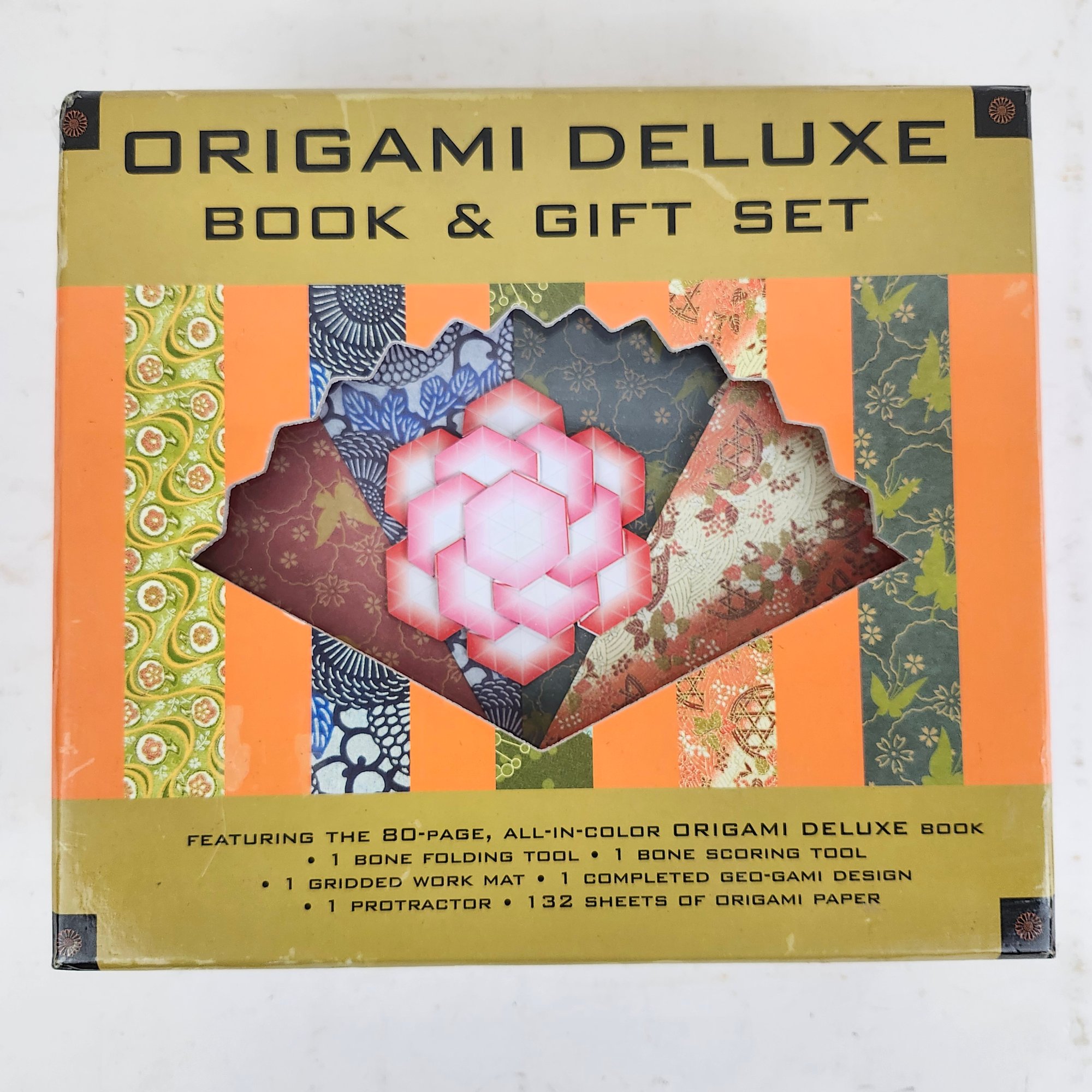 Origami Deluxe Book & Gift Set #1939647 | Auctionninja.com