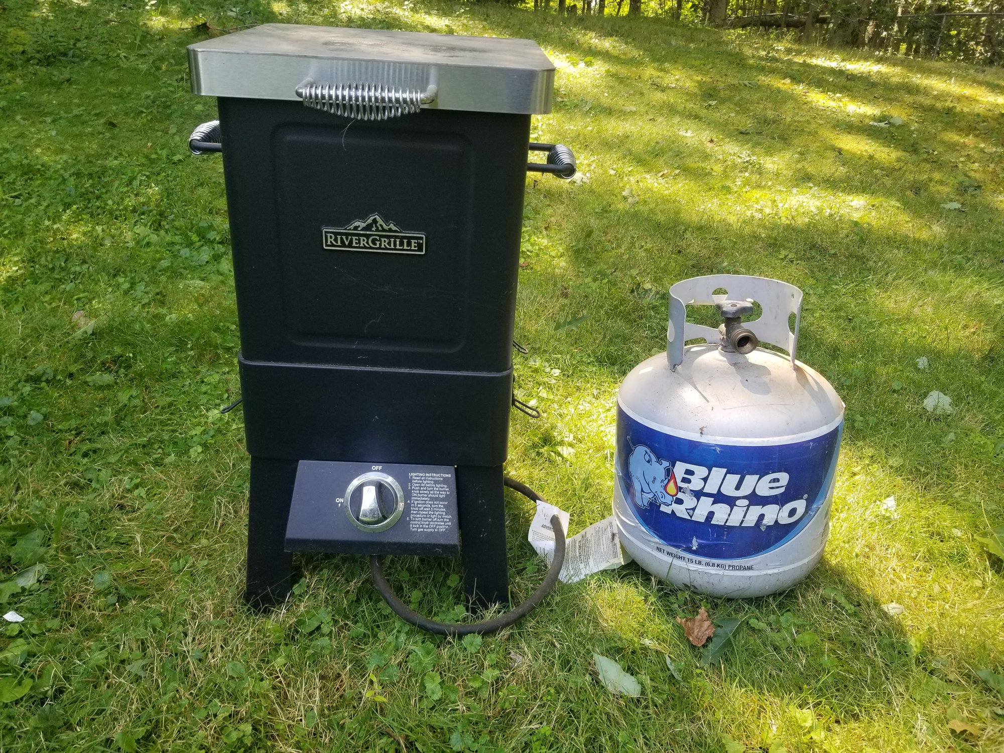 River Grille Oil Less Air Fryer / Roaster With Blue Rhino Propane Tank ...